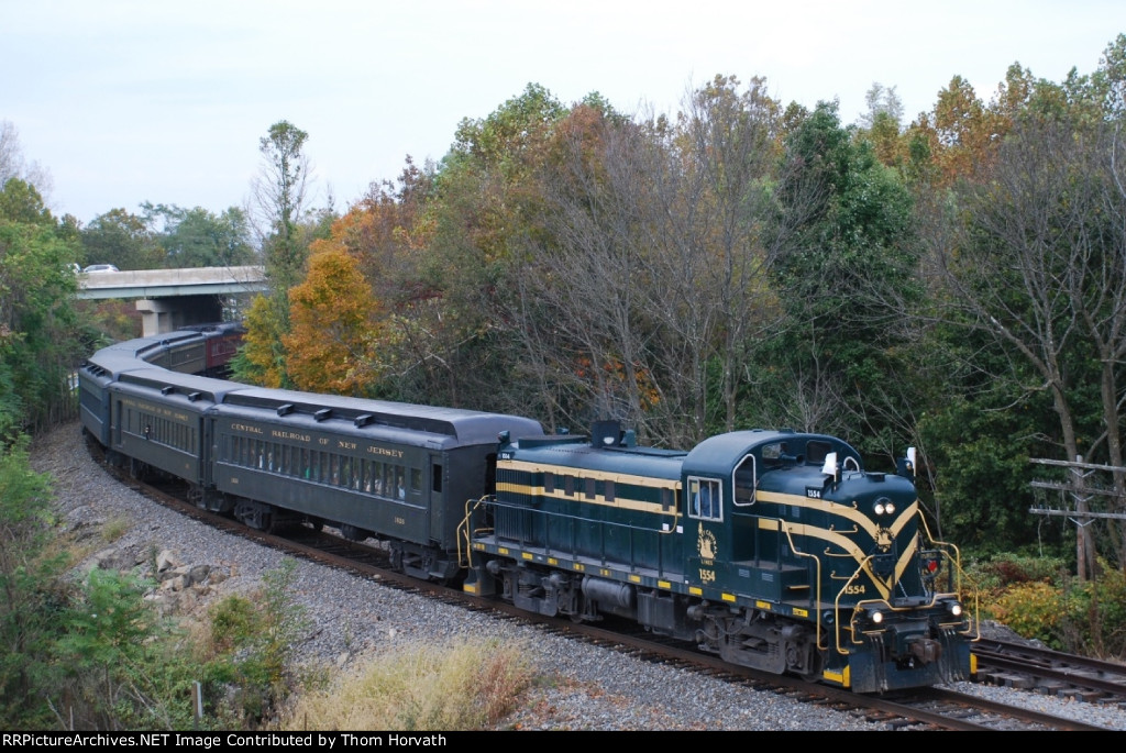 CNJ 1554 is seen leading an excursion to the Delaware Water Gap